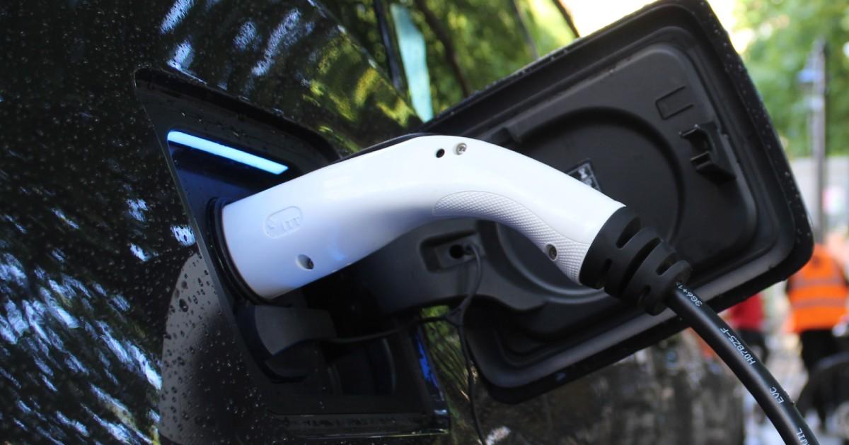 New Poll: Public Supportive of Electric Vehicle Moves from both ...